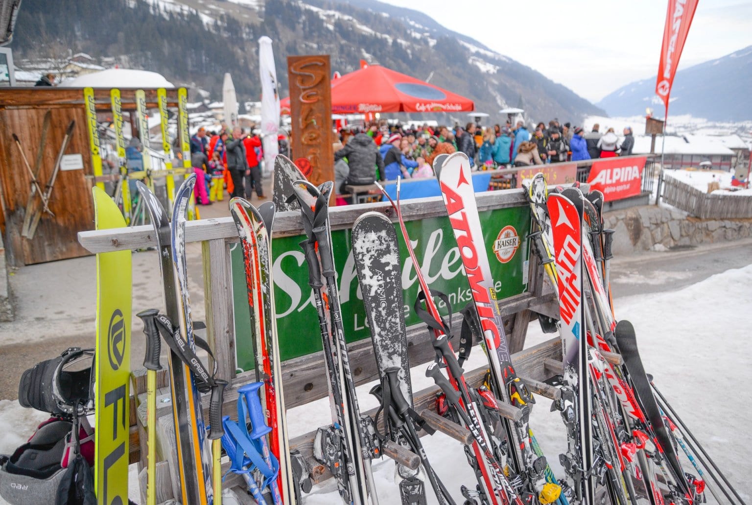 Best Apres-Ski Spots at 14 Top Ski Resorts | TripOutside