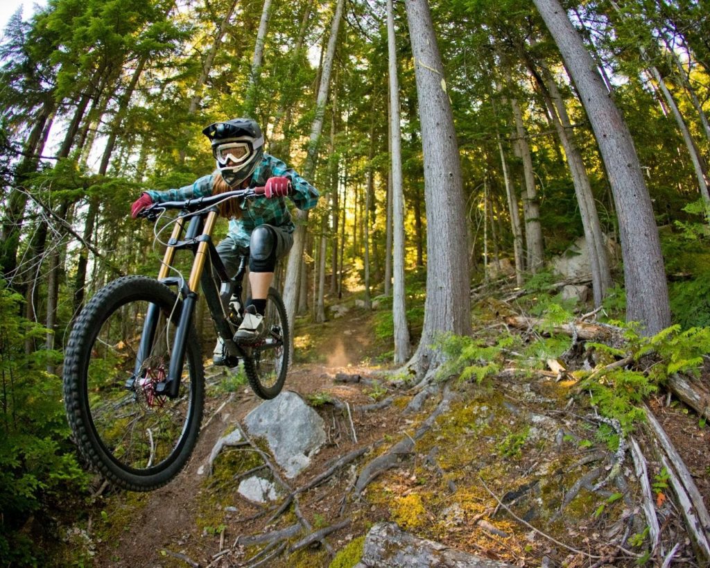 10 Best Downhill Mountain Bike Parks (with map) in North America